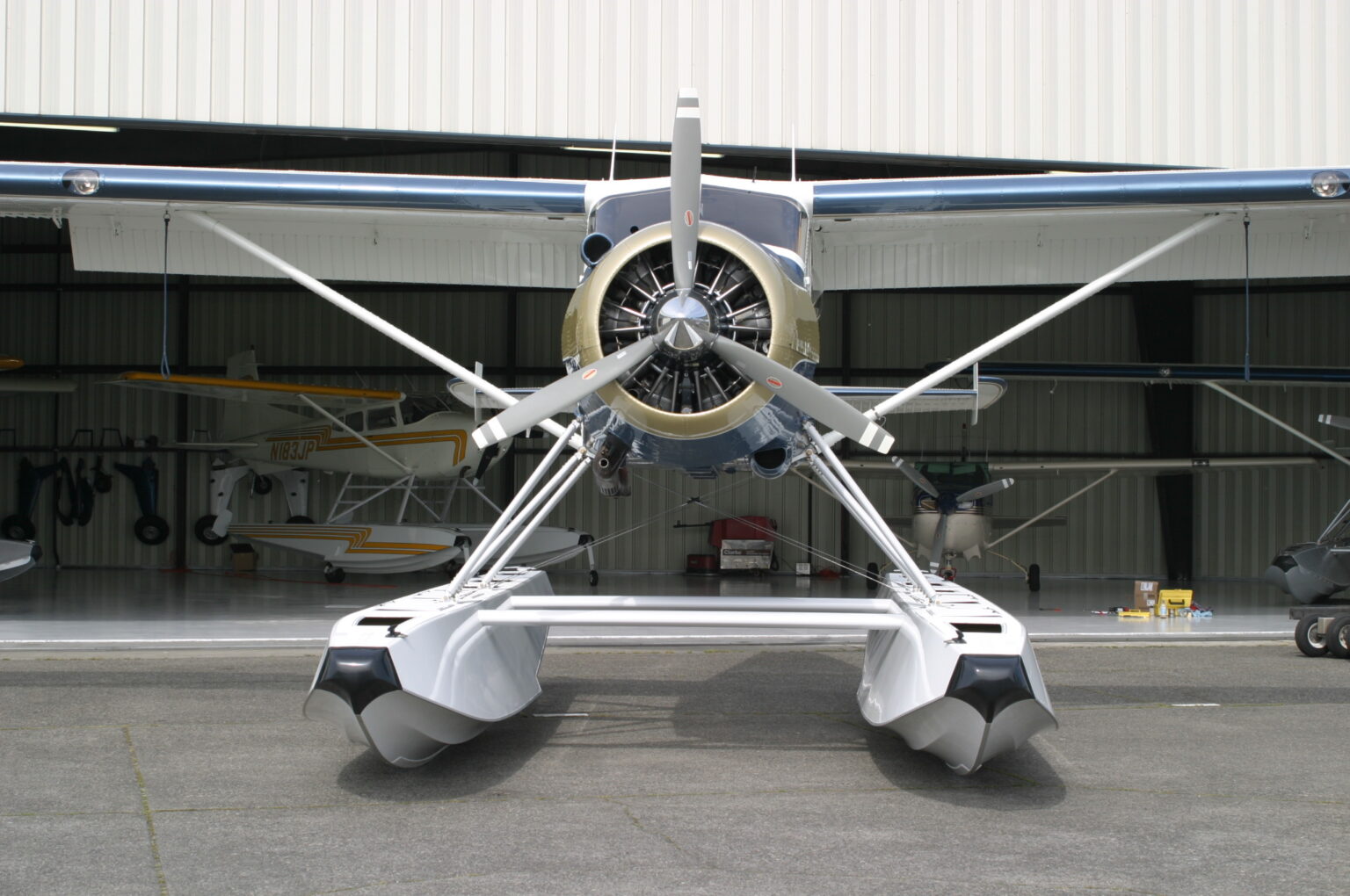 5850 Float Installation on DHC-2 Beaver - Fliegen Works